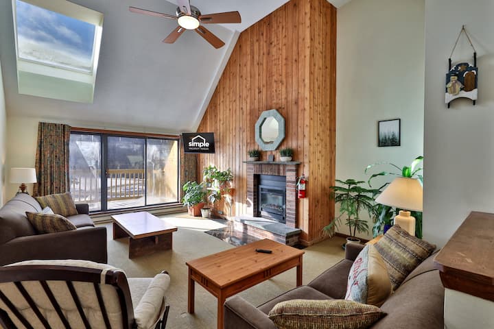 2br/2ba Mtn View Loft: Pool, Hot Tub, Shuttle, - Killington, VT