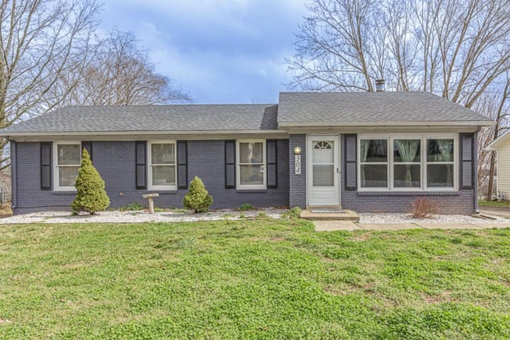 3 Bedroom Vette City Retreat - Bowling Green, KY