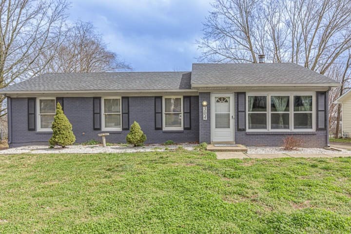 3 Bedroom Vette City Retreat - Bowling Green, KY