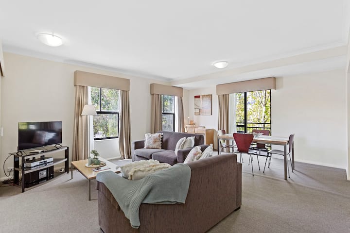 2bdr 1bth - Central James St Apartment - Perth