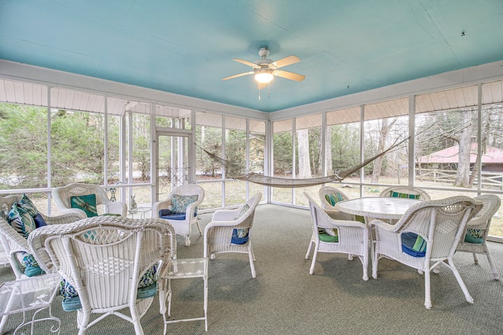 Central & Ornate Sewanee Home W/ Screened-in Porch - Sewanee, TN