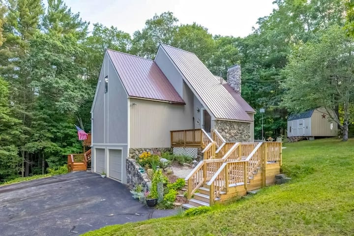 3br Home Near Outdoor Rec With Deck & Games - Sunset Waterfront, Gilmanton Iron Works