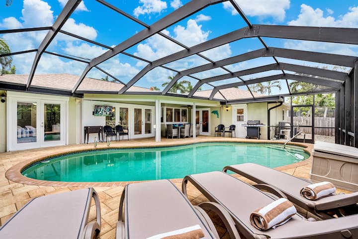 8 Min Walk To Beach, Restaurants, And Shopping - Marco Island, FL