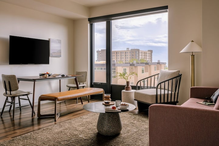 Sonder At Skyline | One-bedroom Apartment - Washington Park - Denver