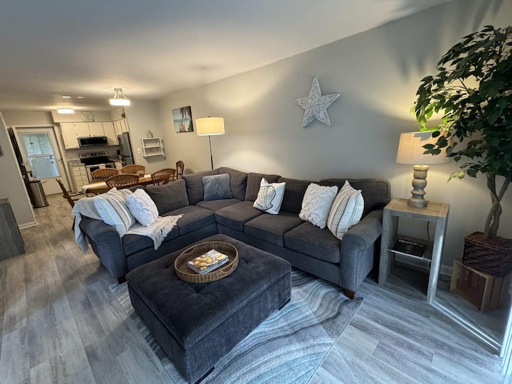 Fiddler's Cove 10-i 2 Bedroom, 1 Block From Beach - Hilton Head Island, SC