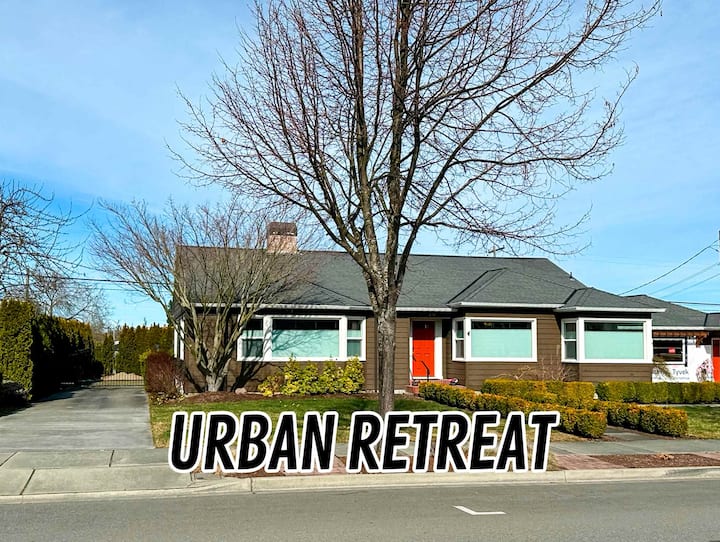 New! Charming Vintage House In The Heart Of Sequim - Sequim, WA