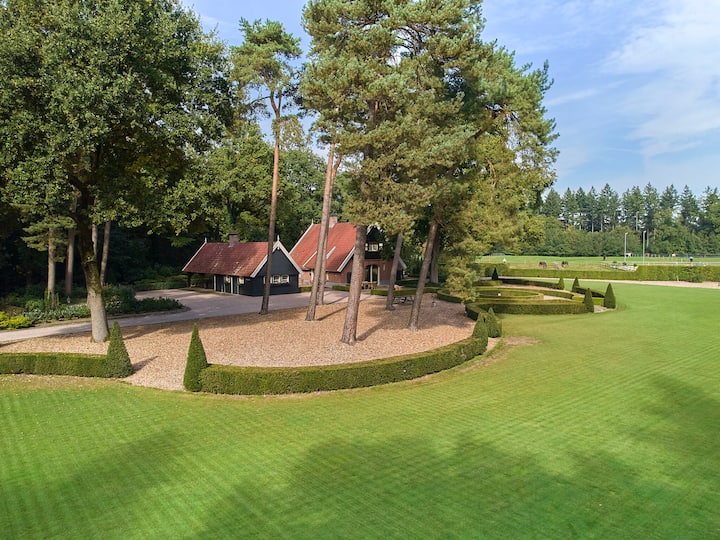 Maison De Campagne Chic Avec 4 Salles De Bain - Borne