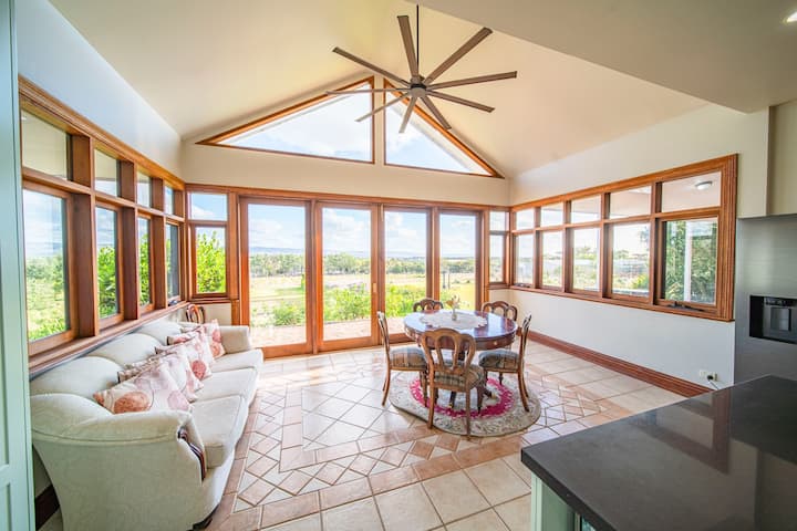 Condor Estate Spacious With Vineyard & Fireplace - McLaren Vale