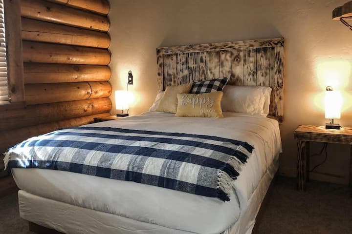 Little Jo's Bunkhouse - Escalante, UT