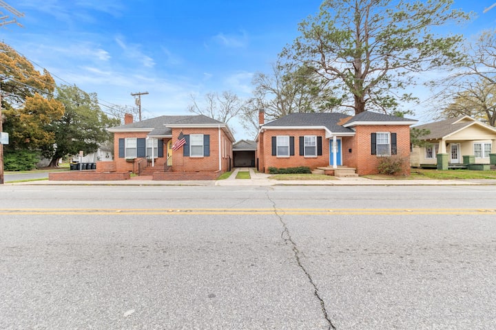 Large Groups Welcome - 2 Homes Next Door - New Iberia, LA