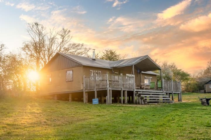 Linnet - Sweffling Hall - Lantern And Larks - Framlingham