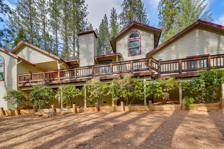 Hot Tub + Pool Table: Cabin Near Calaveras Park! - Arnold, California, CA