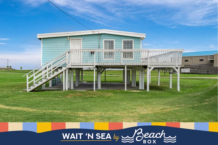 Gorgeous Beach Bungalow With Deck, Close To Beach - Freeport, TX