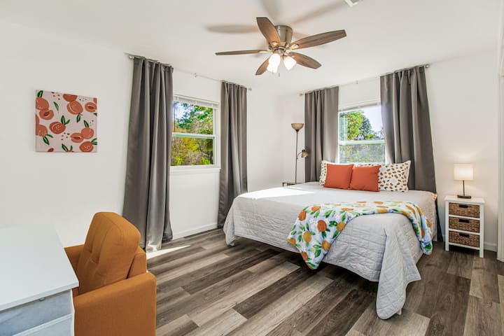 Orange Crush - Sleeps 8, Pet Friendly - Pensacola, FL