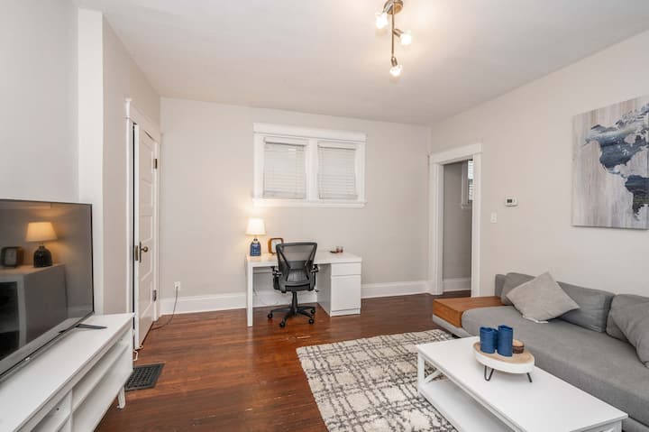 The Vista View Villa 1 – Amazing Getaway For 2! - Madeira, OH
