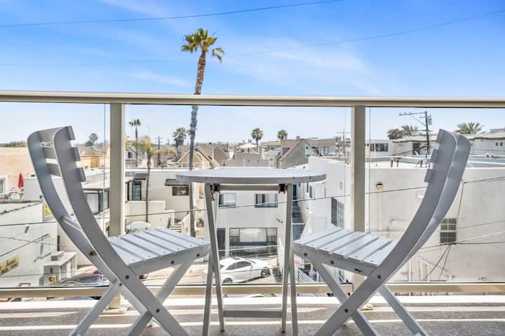 Coastal Beach Condo Steps To Sand W/ Parking - San Diego, CA