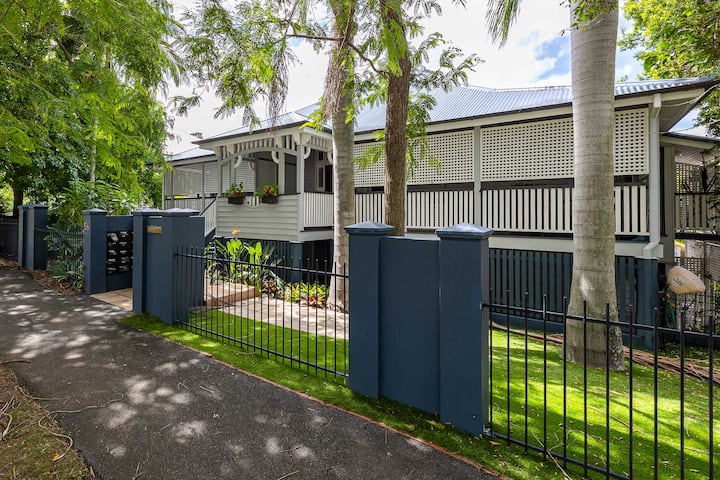 Stylish New Farm Studio Near Cafes & River - Balmoral