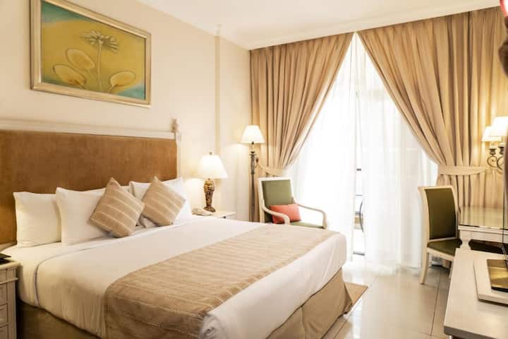 1 Bedroom Apartment Near Dic Metro Station - Dubai