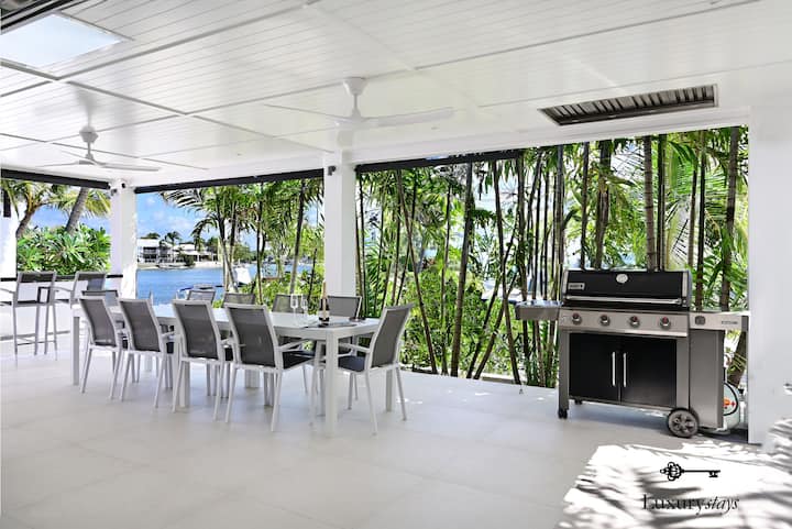 24 Cooran Court: On The Water & Pontoon - Noosaville