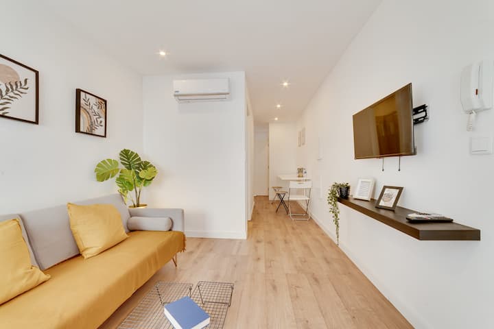Lovely Charm Apartment Lisbon Heart W/balcony - Amadora