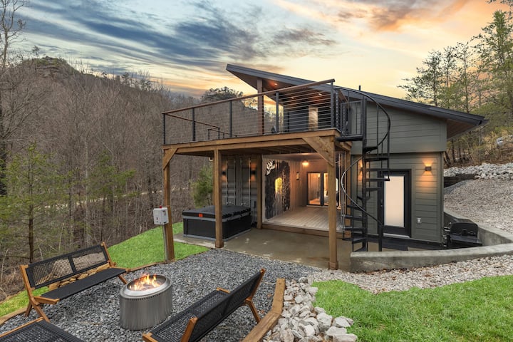 Base Camper Inn|rrg|new|hot Tub - Slade, KY