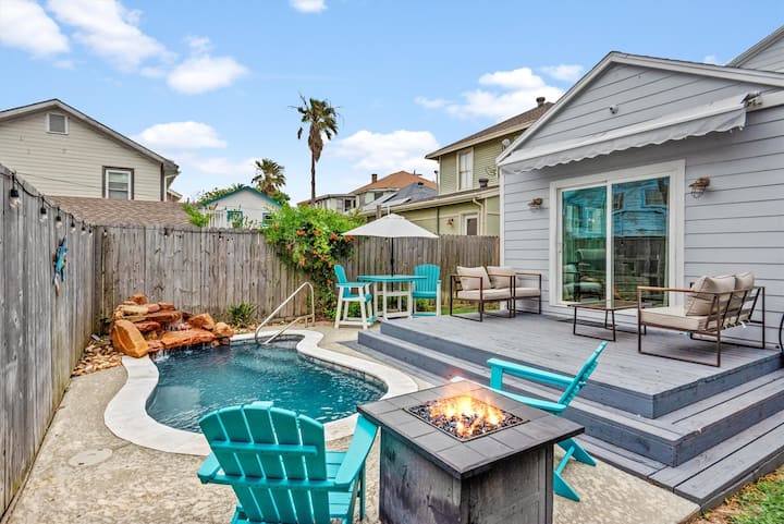 Heated Pool | Historic | Pet Friendly | Fire Pit - Galveston, TX