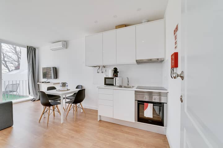 Beautiful & Chic Apartment W/ Private Terrace - Amadora