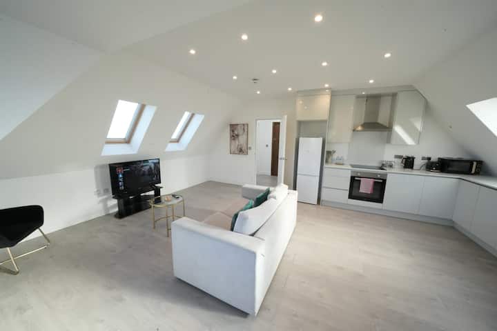 New Flat / Near Heathrow Airport / Parking Evcharg - Aeropuerto de Londres-Heathrow (LHR)