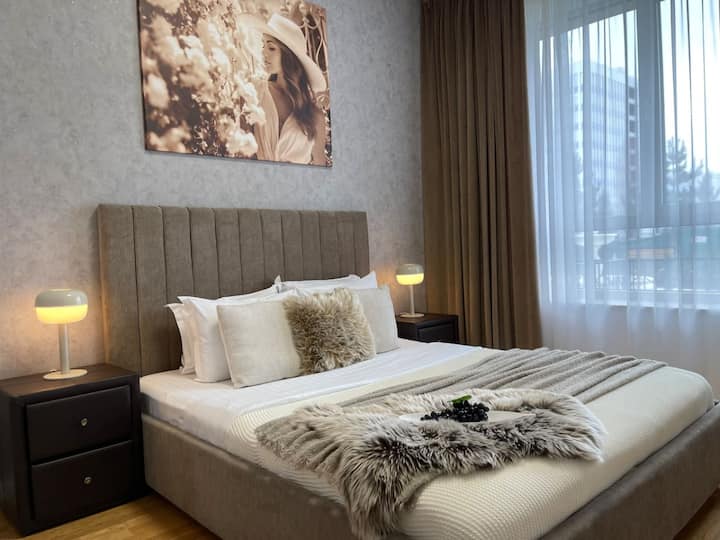 Deluxe 2br Near Romexpo: Private Garden & Parking - București