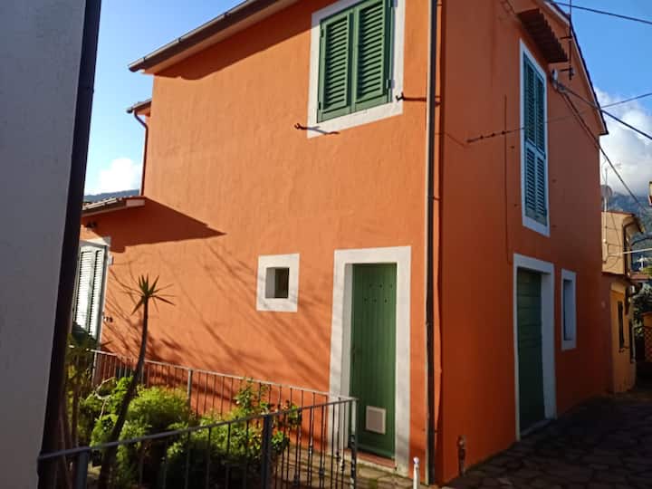 Vicolo Del Maestro Typical Marinese House - Marina di Campo