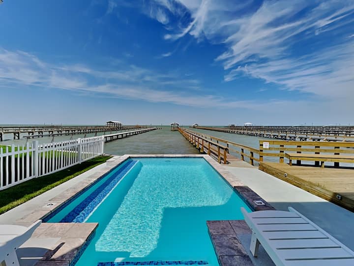 The Reel Mccoy | Pier + Private Pool! - Rockport, TX