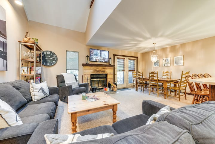 Community Beach Access: Lake Harmony Townhome - Split Rock Resort, Lake Harmony