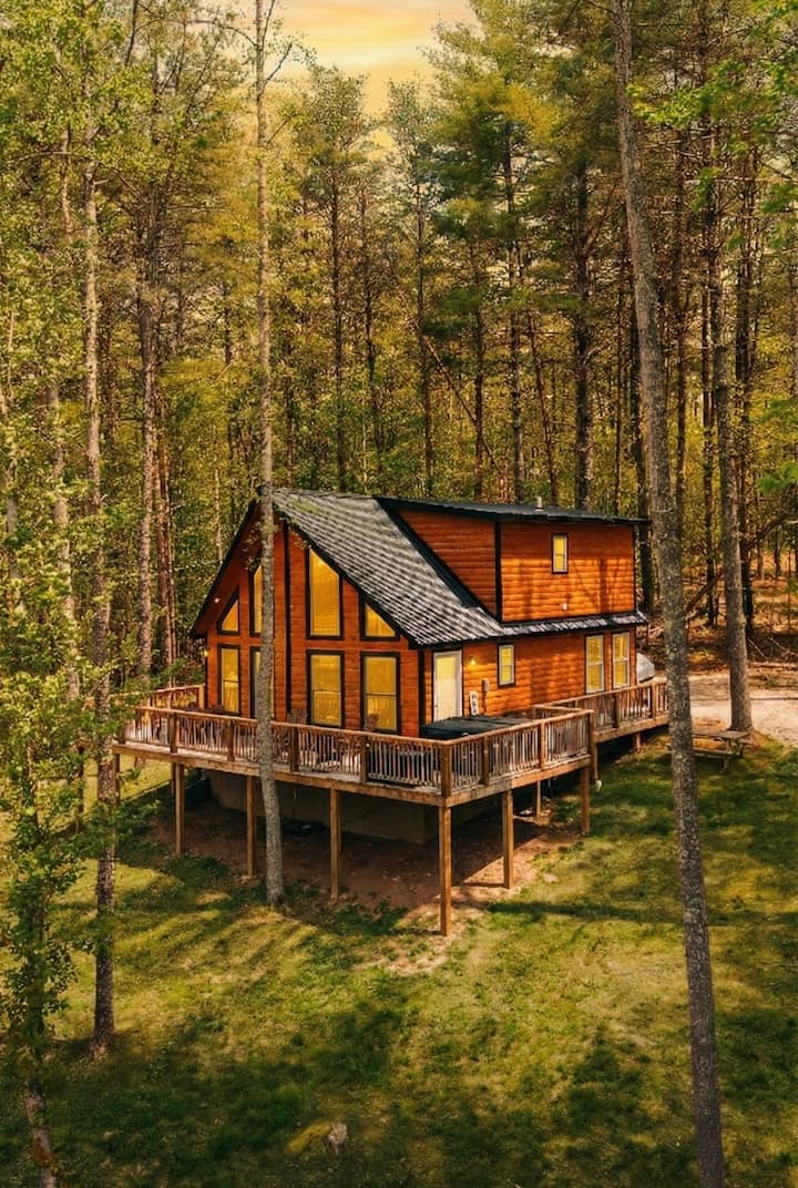 Winter Wonderland | Sleeps 8 | Hot Tub | Games - Kentucky