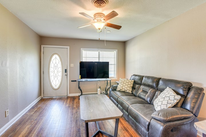 Spacious Orange Rental ~ 3 Mi To Museums & Garden! - Delta Downs Racetrack, Hotel & Casino