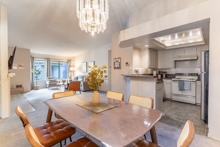 Tranquil Apt, 2 King Suites, Pet Friendly Near Dt - Bellevue, WA