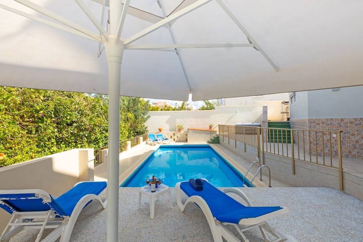Villa Lorella - Private Pool, Jacuzzi By Homely - Malta