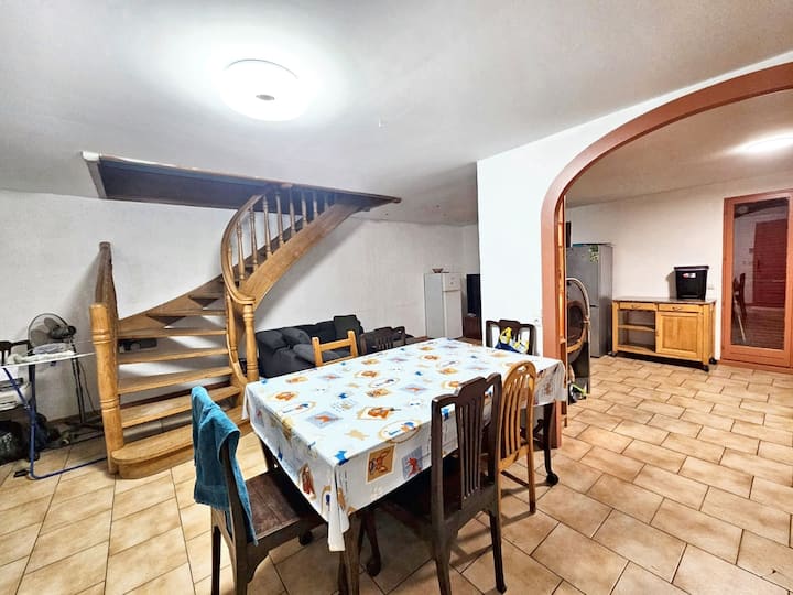 Maison Spacieuse à Péron - Terrasse - Confort