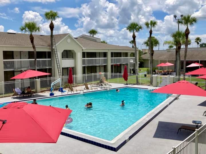 Pool - Parking - Wifi - Tv - No Resort Fee! - Florida
