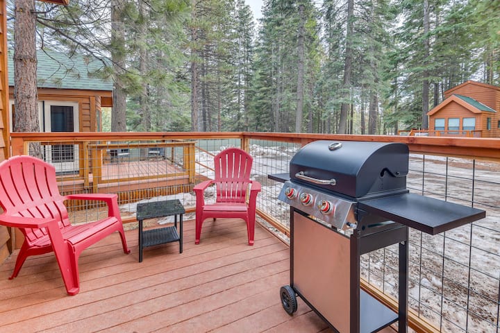 Cozy Lake Almanor Cabin, Outdoor Adventures Galore - Lake Almanor, CA