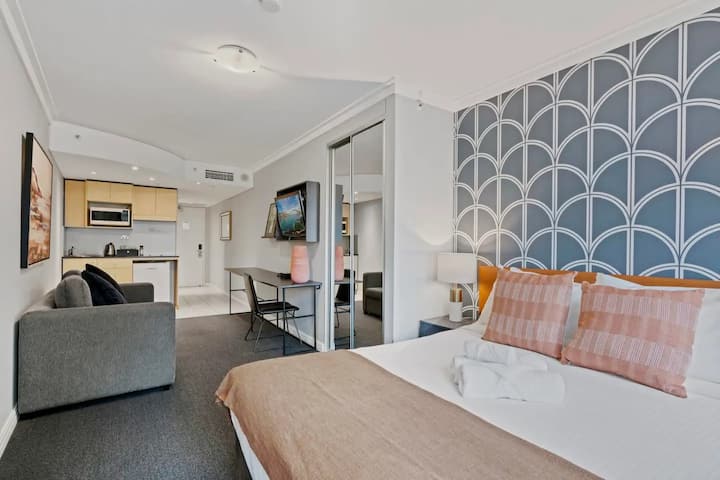 Kozyguru | Haymarket | Bright City Studio - Sydney central station