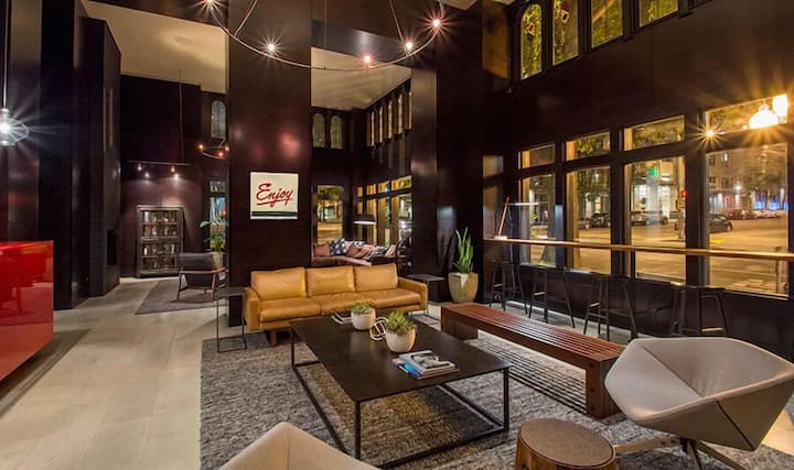 Downtown Escapes: Artistic Highlights  | 4 Units - 시애틀
