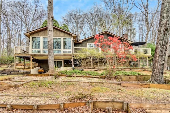 Cove Conspirators - Lakefront Home W/dock! - Smith Mountain Lake, VA
