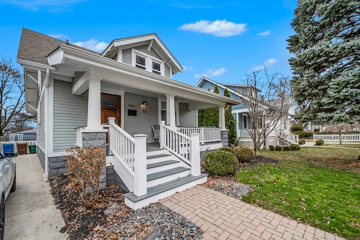 Dog-friendly, Historical 3br With Yard & Office - ウェストランド, MI
