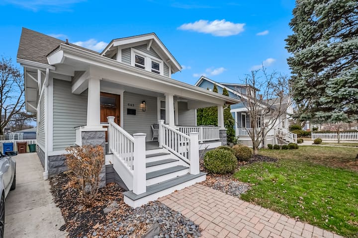 Steps To Dtwn Plymouth! Home W/ Dog-friendly Yard - Livonia, MI