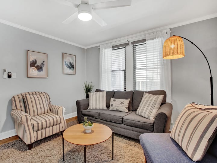 Classy On South End | Heated Pool Access - Tybee Island