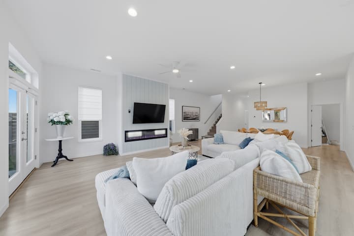 New Elegant Coastal Cottage By Beach & State Park - Carolina Beach, NC