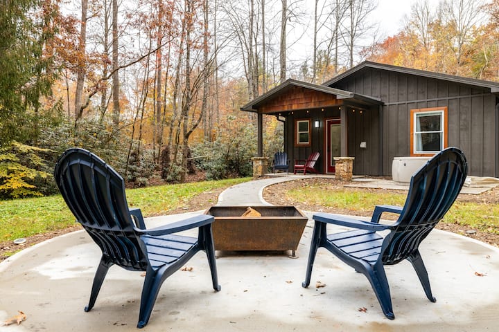 Bear’s Place | Avantstay | Brevard Mountain Cabin - Brevard, NC