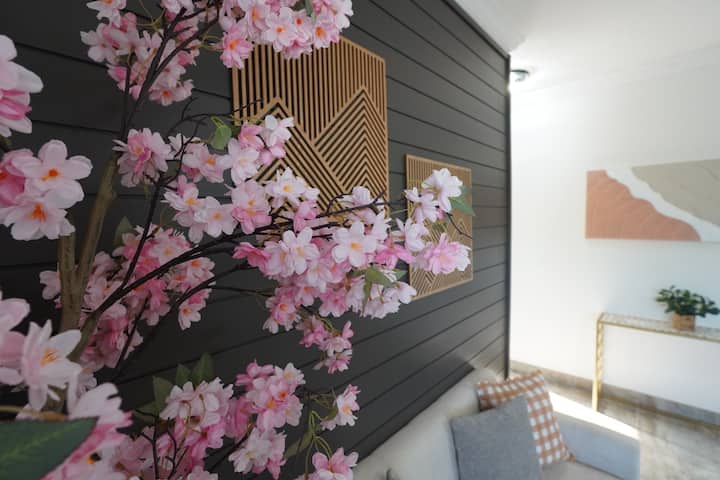 Villa Fiorō |Bold Luxury 2br |River & Coastal Vibe - Cocoa Beach, FL