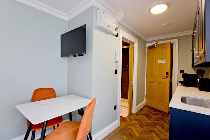Stylish Studio Near Baker Street - London Euston station