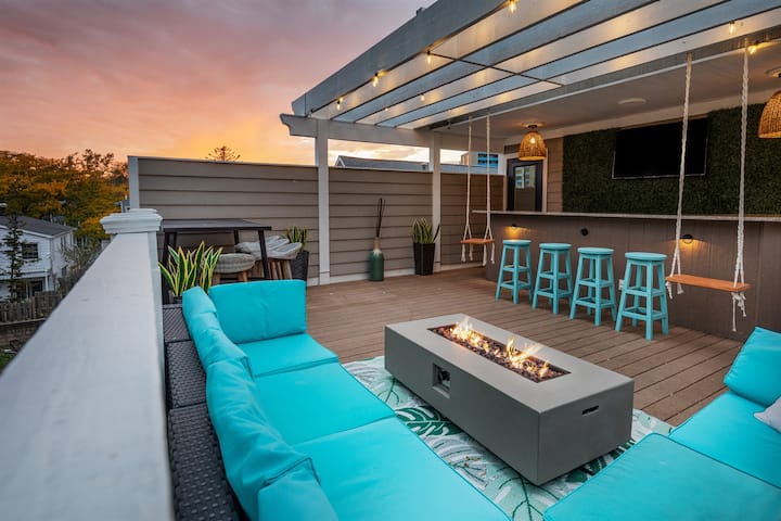 The Rooftop Skybar @ Lake Avenue Mansion - New Buffalo, MI
